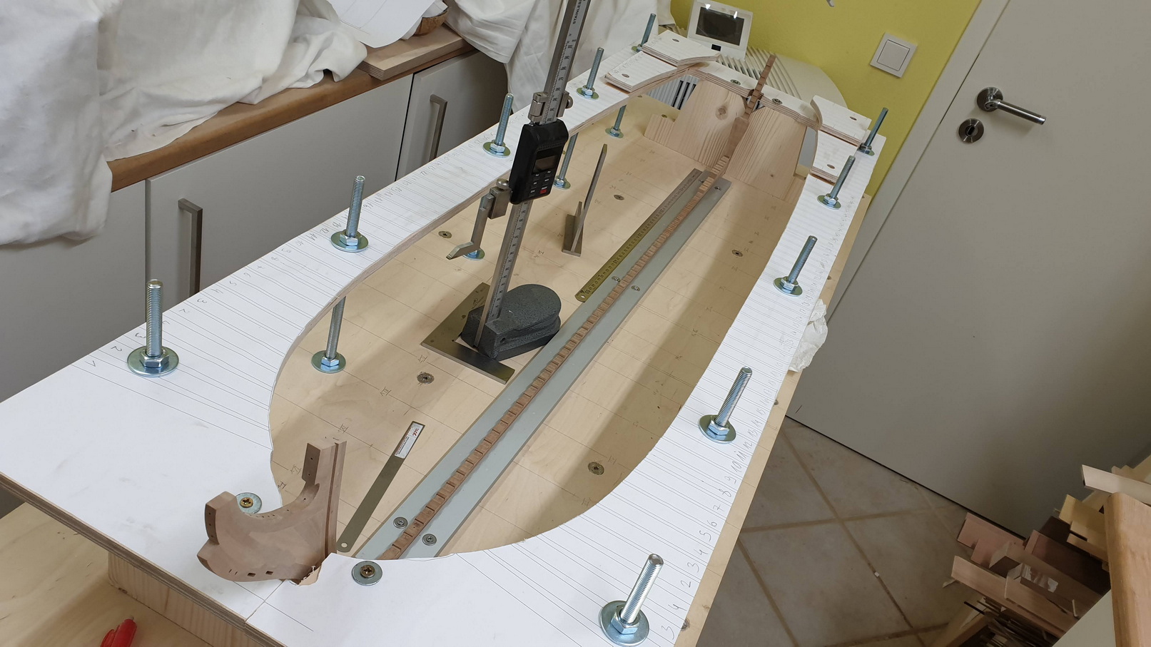 Building the jig for Le Redoutable – Oliver´s Historic Shipyard